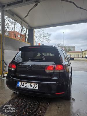 Black Volkswagen Golf 2008 in Jonava, with an engine capacity of 2.00 L and mileage of 407 thousand km for 3500 €, photo 7 on AUTOMOTO.COM.LV