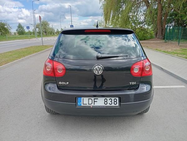 Black Volkswagen Golf 2008 in Vilnius, with an engine capacity of 1.90 L and mileage of 400 thousand km for 2100 €, photo 6 on AUTOMOTO.COM.LV