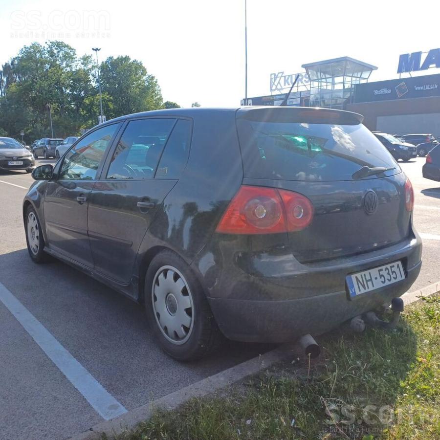 Melns Volkswagen Golf 2008 Rīga, ar dzinēja tilpumu 2.00 L un nobraukumu 316 tūkst. km par 1150 €, foto 4 vietnē AUTOMOTO.COM.LV
