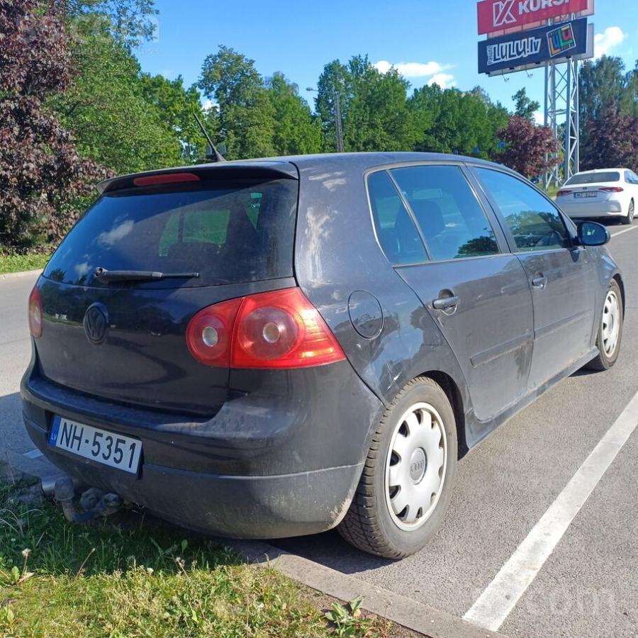 Melns Volkswagen Golf 2008 Rīga, ar dzinēja tilpumu 2.00 L un nobraukumu 316 tūkst. km par 1150 €, foto 5 vietnē AUTOMOTO.COM.LV