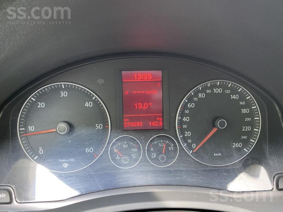 Black Volkswagen Golf 2008 in Valmiera, with an engine capacity of 1.90 L and mileage of 274 thousand km for 3200 €, photo 8 on AUTOMOTO.COM.LV