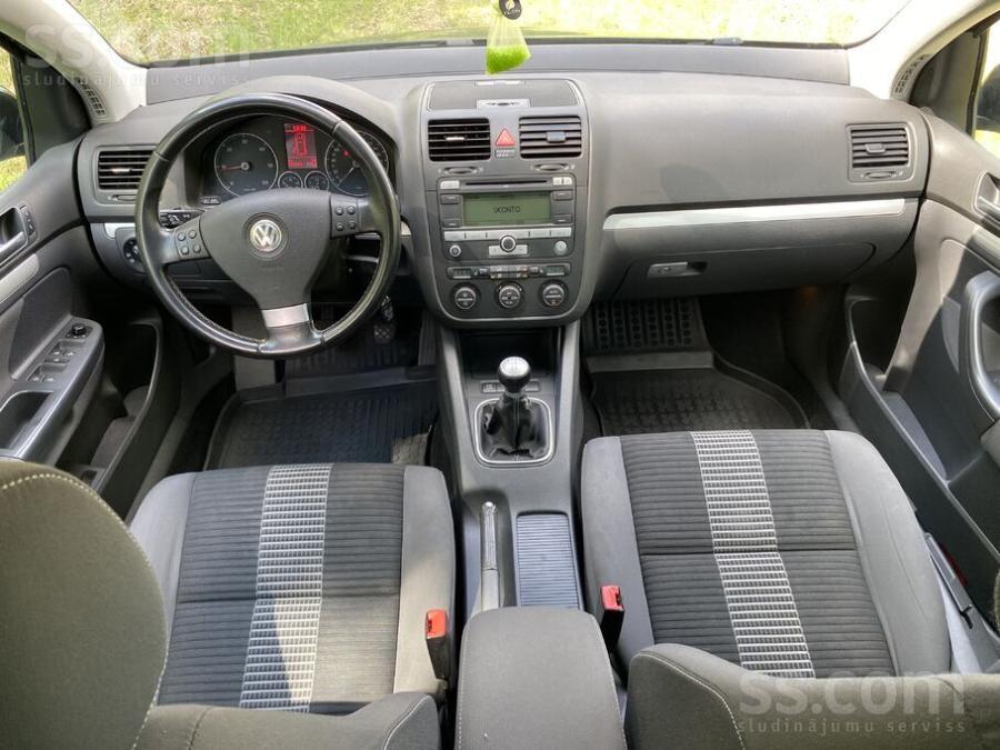 Black Volkswagen Golf 2008 in Valmiera, with an engine capacity of 1.90 L and mileage of 274 thousand km for 3200 €, photo 11 on AUTOMOTO.COM.LV
