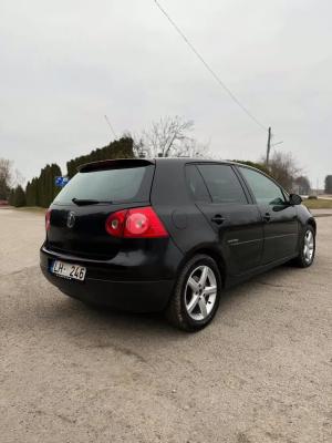 Black Volkswagen Golf 2008 in Riga, with an engine capacity of 1.90 L and mileage of 420 thousand km for 1750 €, photo 3 on AUTOMOTO.COM.LV