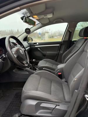 Black Volkswagen Golf 2008 in Riga, with an engine capacity of 1.90 L and mileage of 420 thousand km for 1750 €, photo 8 on AUTOMOTO.COM.LV
