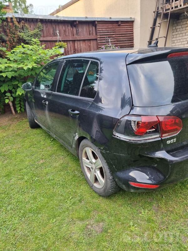 Black Volkswagen Golf 2008 in Liepaja, with an engine capacity of 1.60 L and mileage of 180 thousand km for 1600 €, photo 2 on AUTOMOTO.COM.LV