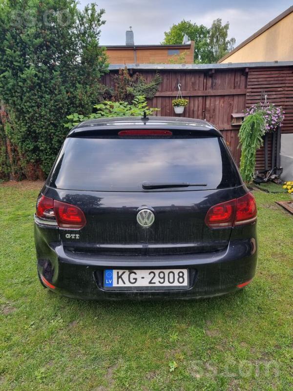 Black Volkswagen Golf 2008 in Liepaja, with an engine capacity of 1.60 L and mileage of 180 thousand km for 1600 €, photo 4 on AUTOMOTO.COM.LV