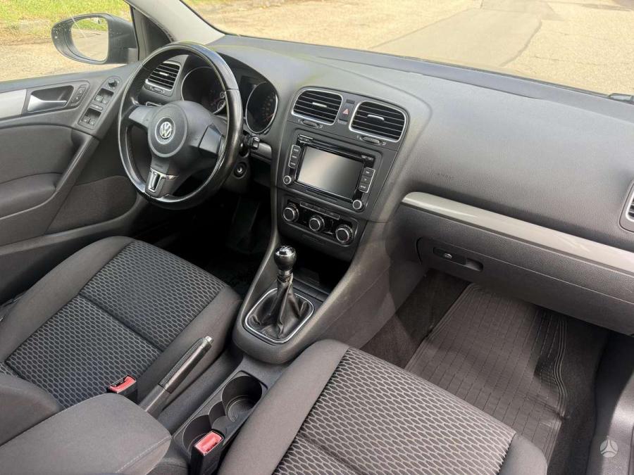 Black Volkswagen Golf 2008 in Vilnius, with an engine capacity of 1.97 L and mileage of 299 thousand km for 3500 €, photo 10 on AUTOMOTO.COM.LV