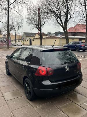 Black Volkswagen Golf 2008 in Klaipeda, with an engine capacity of 1.90 L and mileage of 314 thousand km for 2300 €, photo 5 on AUTOMOTO.COM.LV