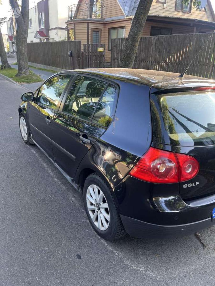 Melns Volkswagen Golf 2008 Panevēža, ar dzinēja tilpumu 1.90 L un nobraukumu 3 tūkst. km par 1050 €, foto 5 vietnē AUTOMOTO.COM.LV