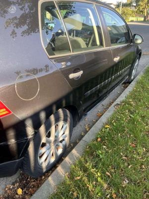 Melns Volkswagen Golf 2008 Panevēža, ar dzinēja tilpumu 1.90 L un nobraukumu 3 tūkst. km par 1050 €, foto 8 vietnē AUTOMOTO.COM.LV
