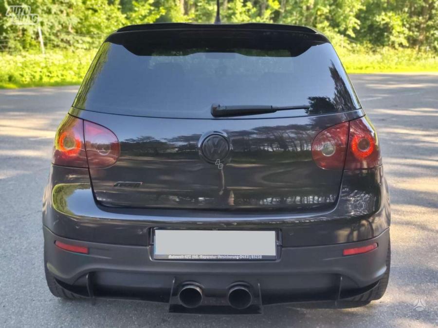 Black Volkswagen Golf 2008 in Pakruojis, with an engine capacity of 1.90 L and mileage of 345 thousand km for 3500 €, photo 3 on AUTOMOTO.COM.LV