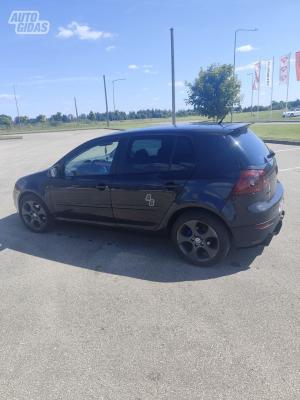 Black Volkswagen Golf 2008 in Pakruojis, with an engine capacity of 1.90 L and mileage of 345 thousand km for 3500 €, photo 8 on AUTOMOTO.COM.LV