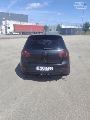 Black Volkswagen Golf 2008 in Pakruojis, with an engine capacity of 1.90 L and mileage of 345 thousand km for 3500 €, photo 10 on AUTOMOTO.COM.LV