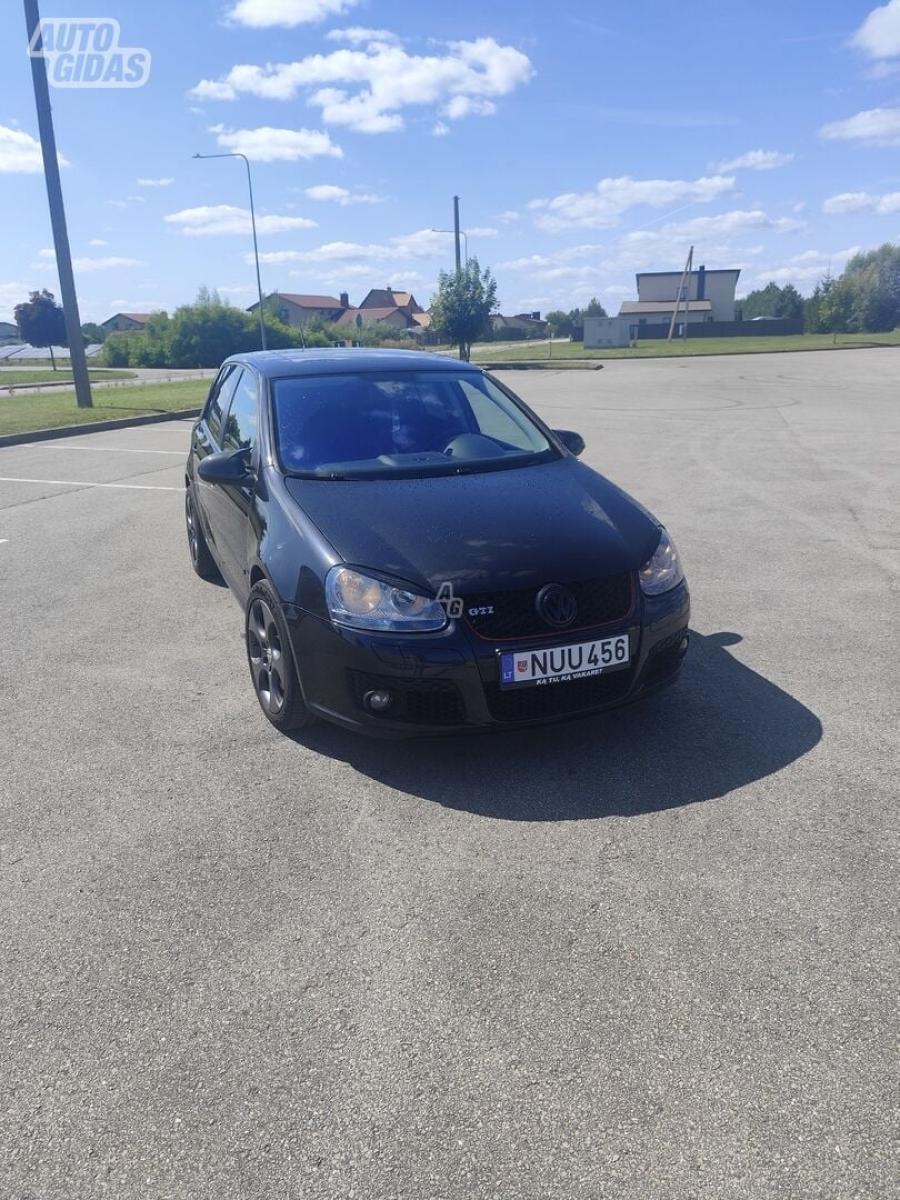Black Volkswagen Golf 2008 in Pakruojis, with an engine capacity of 1.90 L and mileage of 345 thousand km for 3500 €, photo 12 on AUTOMOTO.COM.LV