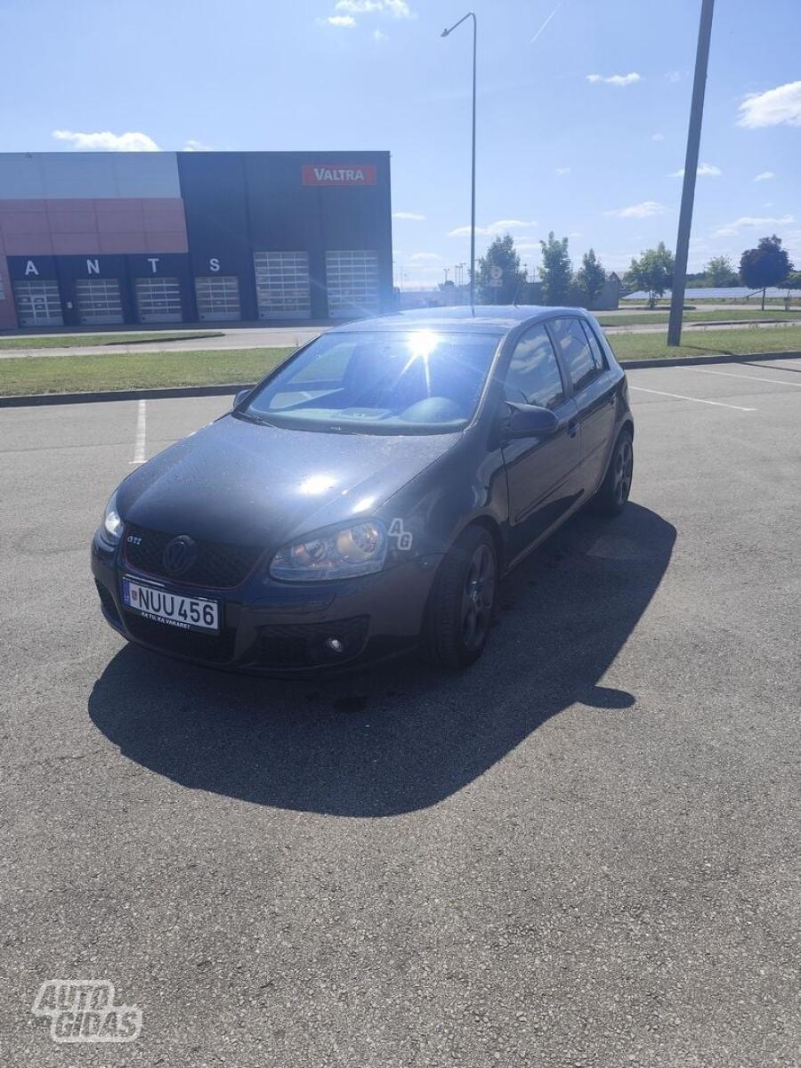 Black Volkswagen Golf 2008 in Pakruojis, with an engine capacity of 1.90 L and mileage of 345 thousand km for 3500 €, photo 13 on AUTOMOTO.COM.LV