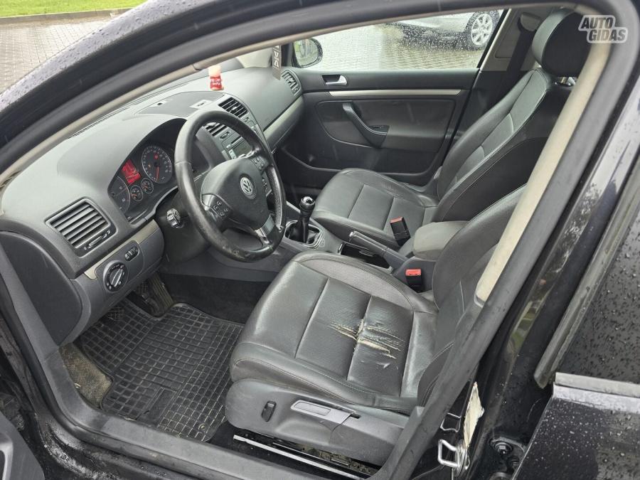 Black Volkswagen Golf 2008 in Vilnius, with an engine capacity of 1.90 L and mileage of 411 thousand km for 1100 €, photo 10 on AUTOMOTO.COM.LV