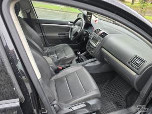 Black Volkswagen Golf 2008 in Vilnius, with an engine capacity of 1.90 L and mileage of 411 thousand km for 1100 €, photo 12 on AUTOMOTO.COM.LV