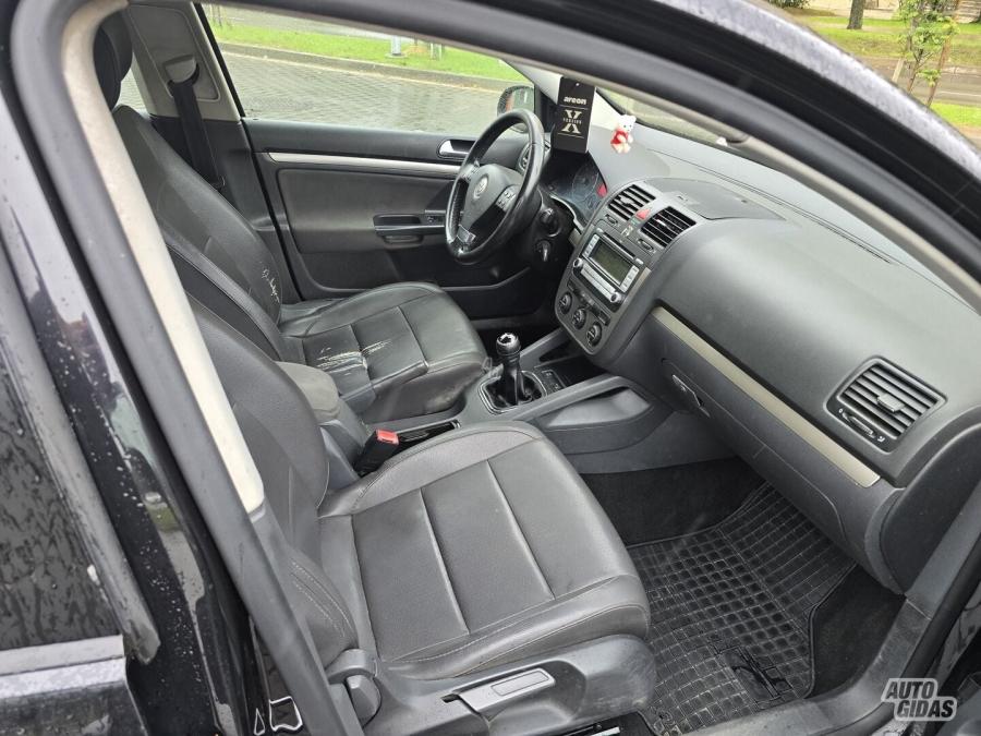 Black Volkswagen Golf 2008 in Vilnius, with an engine capacity of 1.90 L and mileage of 411 thousand km for 1100 €, photo 12 on AUTOMOTO.COM.LV