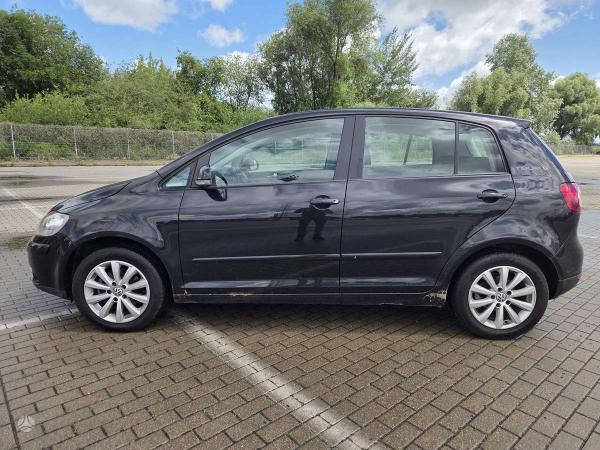 Black Volkswagen Golf 2008 in Marijampole, with an engine capacity of 1.97 L and mileage of 385 thousand km for 1150 €, photo 3 on AUTOMOTO.COM.LV
