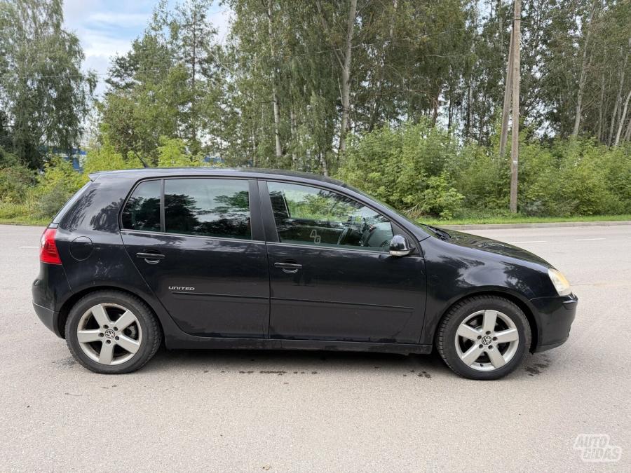 Black Volkswagen Golf 2008 in Ukmerge, with an engine capacity of 1.90 L and mileage of 315 thousand km for 650 €, photo 7 on AUTOMOTO.COM.LV