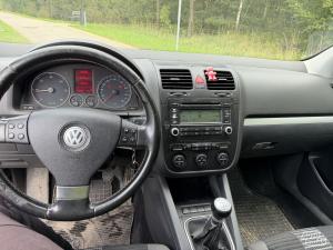 Black Volkswagen Golf 2008 in Ukmerge, with an engine capacity of 1.90 L and mileage of 315 thousand km for 650 €, photo 13 on AUTOMOTO.COM.LV