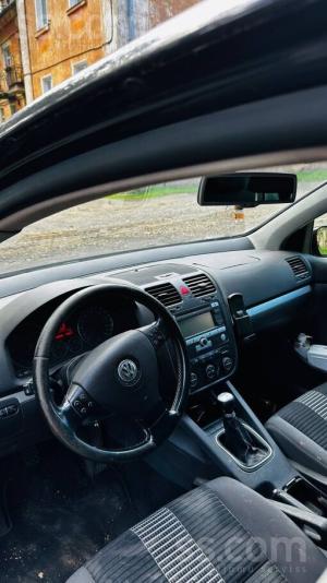 Melns Volkswagen Golf 2008 Rīga, ar dzinēja tilpumu 1.90 L un nobraukumu 360 tūkst. km par 500 €, foto 4 vietnē AUTOMOTO.COM.LV