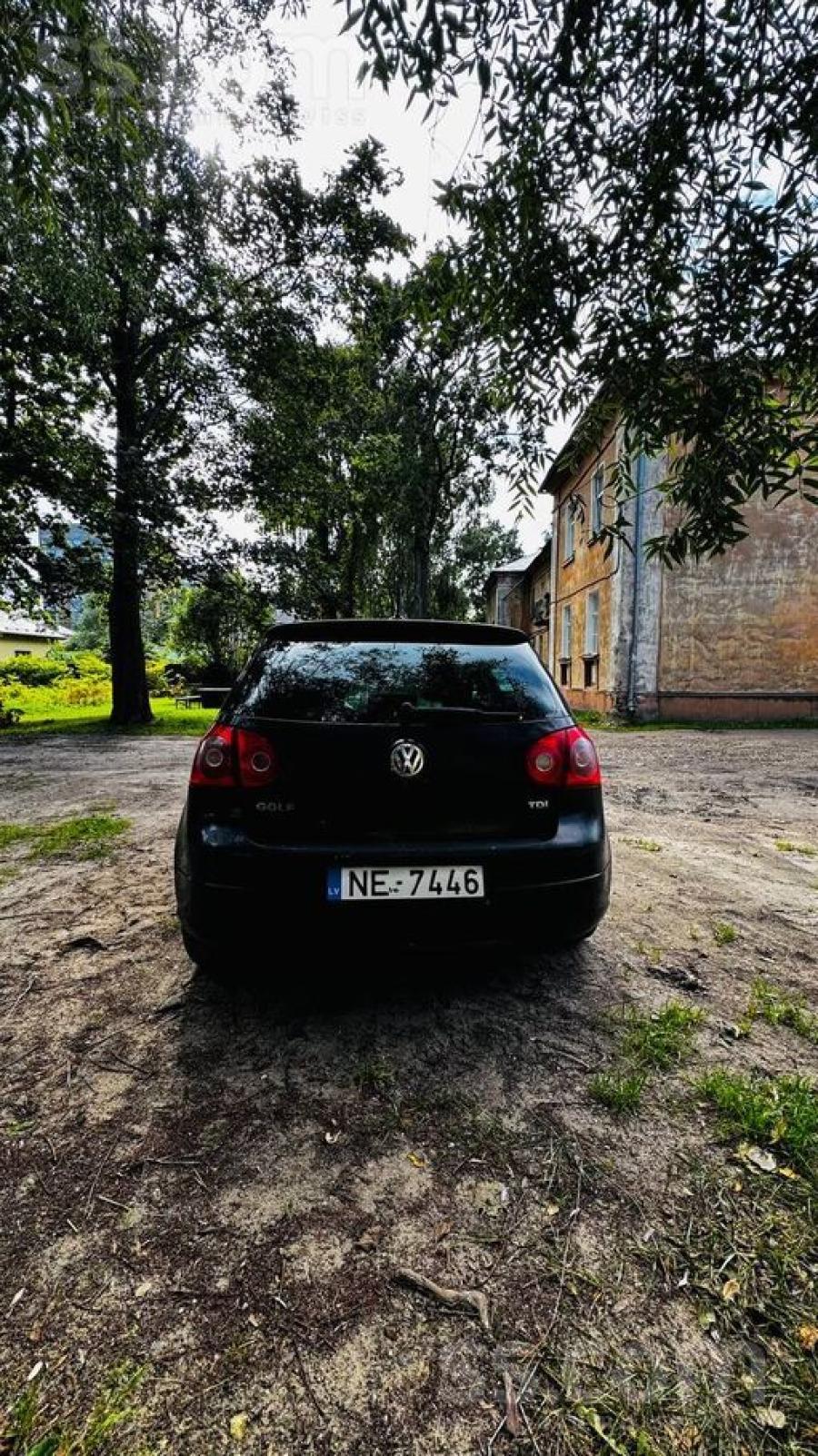 Melns Volkswagen Golf 2008 Rīga, ar dzinēja tilpumu 1.90 L un nobraukumu 360 tūkst. km par 500 €, foto 6 vietnē AUTOMOTO.COM.LV