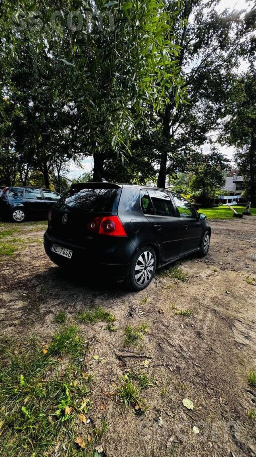 Melns Volkswagen Golf 2008 Rīga, ar dzinēja tilpumu 1.90 L un nobraukumu 360 tūkst. km par 500 €, foto 7 vietnē AUTOMOTO.COM.LV