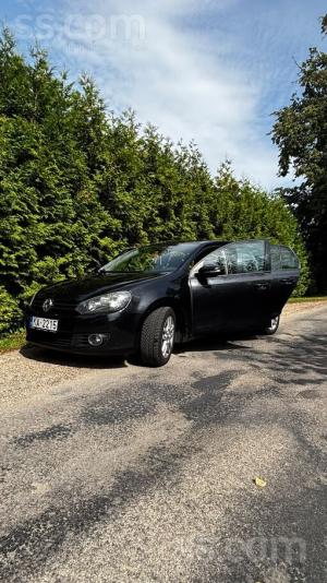 Melns Volkswagen Golf 2008 Rīga, ar dzinēja tilpumu 2.00 L un nobraukumu 300 tūkst. km par 3300 €, foto  vietnē AUTOMOTO.COM.LV