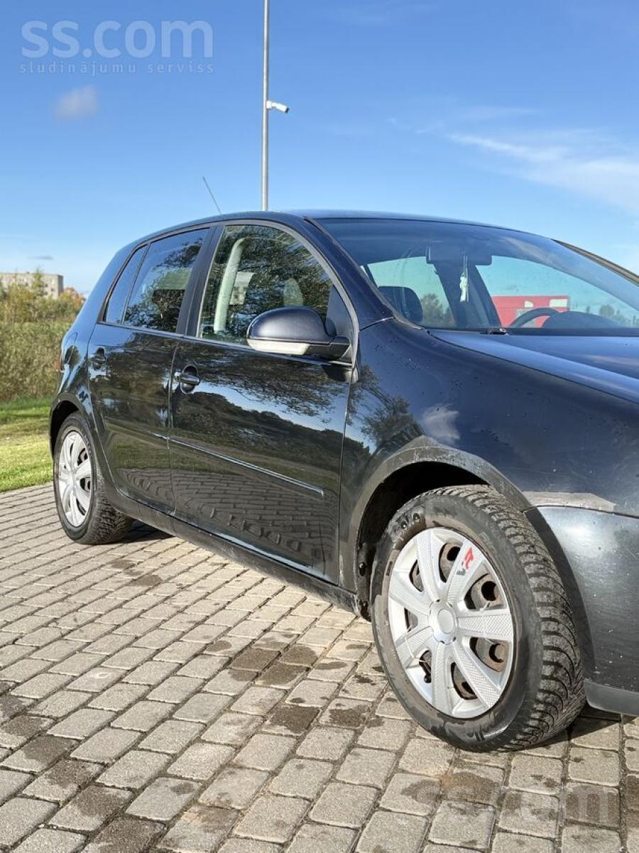 Melns Volkswagen Golf 2008 Balvi, ar dzinēja tilpumu 1.90 L un nobraukumu 475 tūkst. km par 1200 €, foto 4 vietnē AUTOMOTO.COM.LV
