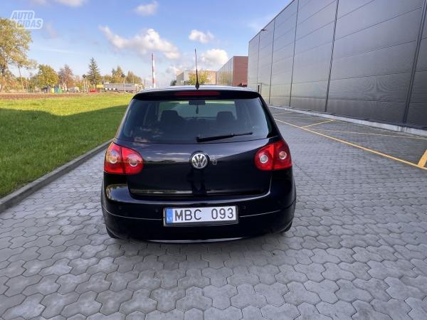 Black Volkswagen Golf 2008 in Panevezys, with an engine capacity of 1.90 L and mileage of 336 thousand km for 3300 €, photo 9 on AUTOMOTO.COM.LV