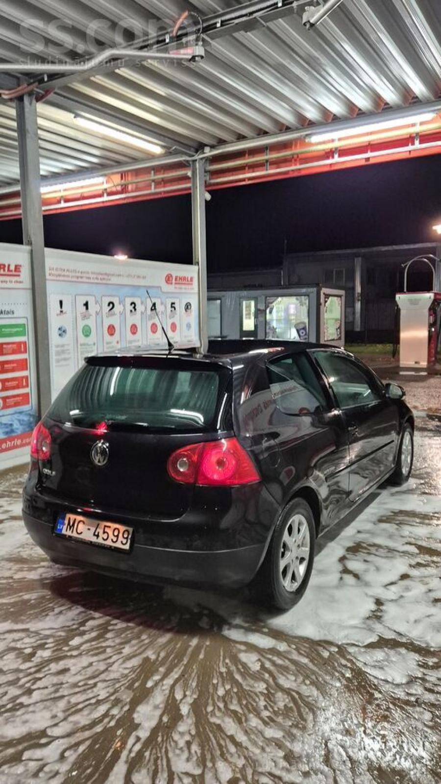 Melns Volkswagen Golf 2008 Ogre, ar dzinēja tilpumu 1.40 L un nobraukumu 263 tūkst. km par 950 €, foto 5 vietnē AUTOMOTO.COM.LV