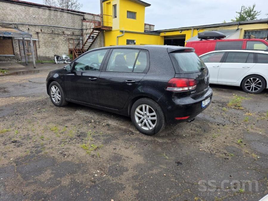 Black Volkswagen Golf 2009 in Riga, with an engine capacity of 1.40 L and mileage of 373 thousand km for 1600 €, photo 1 on AUTOMOTO.COM.LV