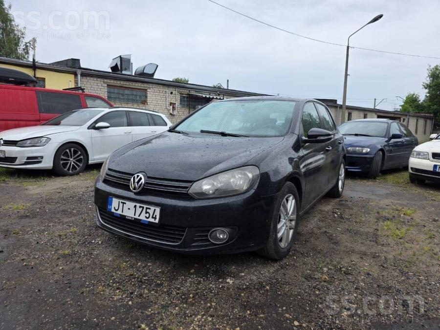 Black Volkswagen Golf 2009 in Riga, with an engine capacity of 1.40 L and mileage of 373 thousand km for 1600 €, photo 3 on AUTOMOTO.COM.LV