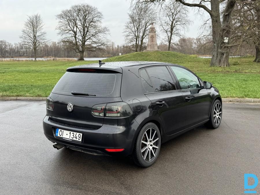 Melns Volkswagen Golf 2009 Rīga, ar dzinēja tilpumu 2.00 L un nobraukumu 299 tūkst. km par 4490 €, foto 2 vietnē AUTOMOTO.COM.LV