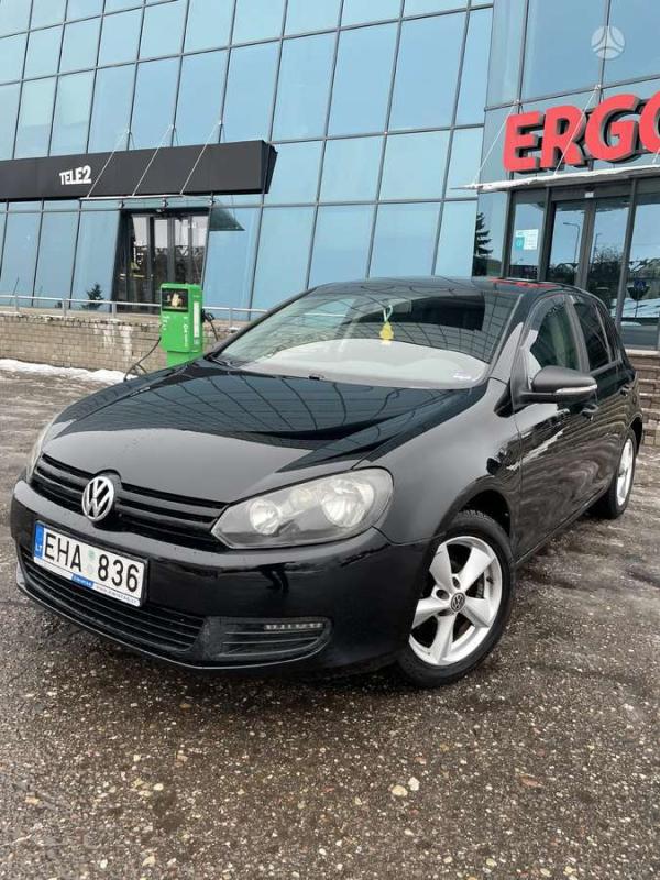 Black Volkswagen Golf 2009 in Alytus, with an engine capacity of 1.39 L and mileage of 200 thousand km for 2900 €, photo 1 on AUTOMOTO.COM.LV