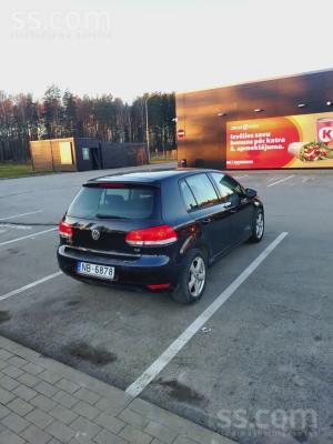 Melns Volkswagen Golf 2009 Rīga, ar dzinēja tilpumu 1.60 L un nobraukumu 287 tūkst. km par 3500 €, foto 3 vietnē AUTOMOTO.COM.LV