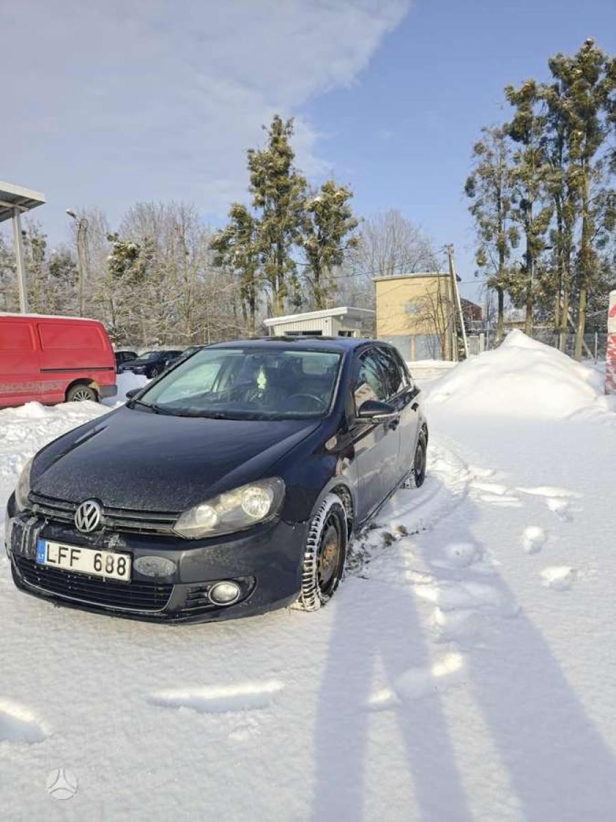 Black Volkswagen Golf 2009 in Kaunas, with an engine capacity of 1.97 L and mileage of 345 thousand km for 2699 €, photo 1 on AUTOMOTO.COM.LV