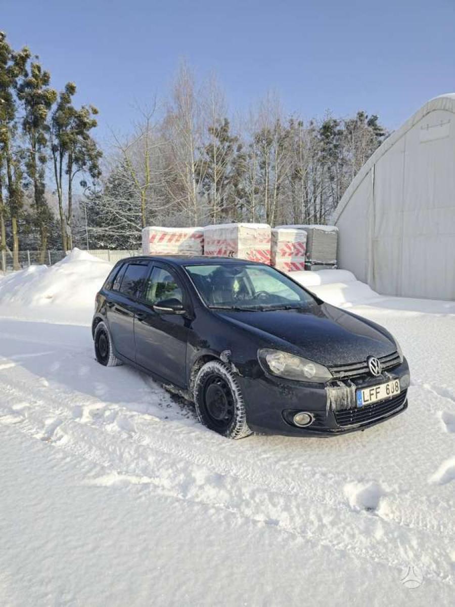 Black Volkswagen Golf 2009 in Kaunas, with an engine capacity of 1.97 L and mileage of 345 thousand km for 2699 €, photo 2 on AUTOMOTO.COM.LV