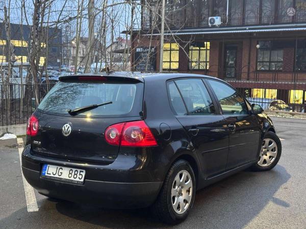 Melns Volkswagen Golf 2009 Kauņa, ar dzinēja tilpumu 1.90 L un nobraukumu 212 tūkst. km par 1000 €, foto 3 vietnē AUTOMOTO.COM.LV