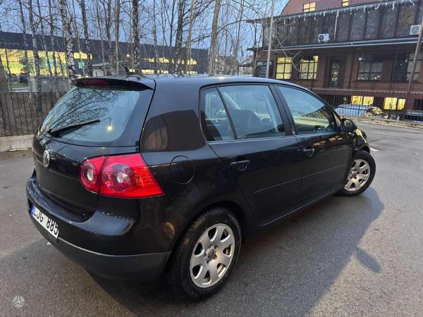 Melns Volkswagen Golf 2009 Kauņa, ar dzinēja tilpumu 1.90 L un nobraukumu 212 tūkst. km par 1000 €, foto 4 vietnē AUTOMOTO.COM.LV