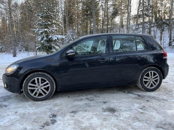Melns Volkswagen Golf 2009 Alīta, ar dzinēja tilpumu 1.40 L un nobraukumu 258 tūkst. km par 4000 €, foto 5 vietnē AUTOMOTO.COM.LV