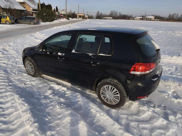 Melns Volkswagen Golf 2009 Šauļi, ar dzinēja tilpumu 1.39 L un nobraukumu 280 tūkst. km par 2350 €, foto 3 vietnē AUTOMOTO.COM.LV
