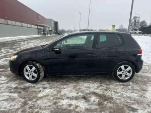 Black Volkswagen Golf 2009 in Kaunas, with an engine capacity of 1.39 L and mileage of 214 thousand km for 3050 €, photo 4 on AUTOMOTO.COM.LV