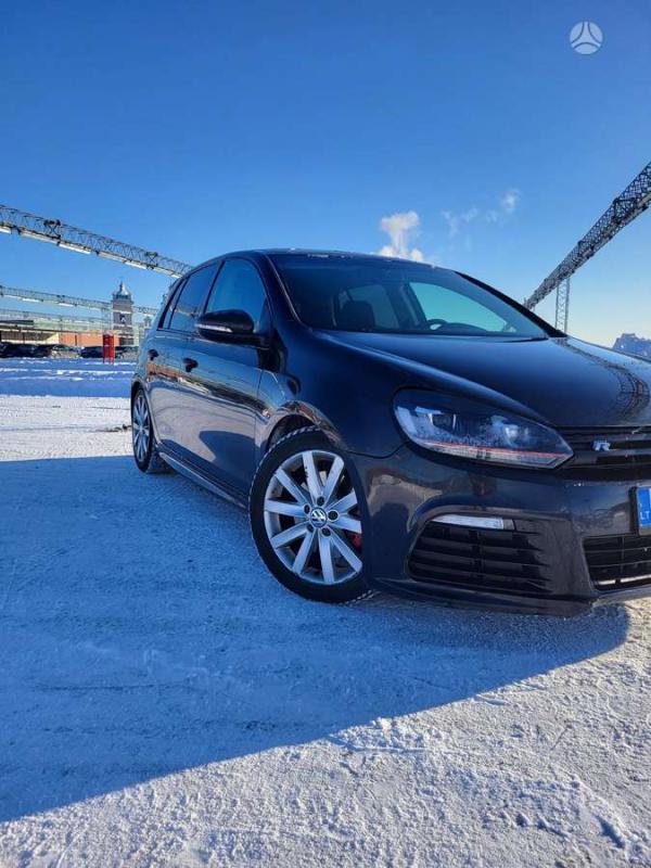Melns Volkswagen Golf 2009 Kauņa, ar dzinēja tilpumu 1.40 L un nobraukumu 326 tūkst. km par 4200 €, foto 3 vietnē AUTOMOTO.COM.LV