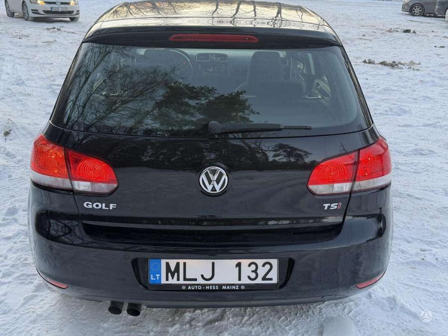 Black Volkswagen Golf 2009 in Vilnius, with an engine capacity of 1.39 L and mileage of 226 thousand km for 4000 €, photo 4 on AUTOMOTO.COM.LV