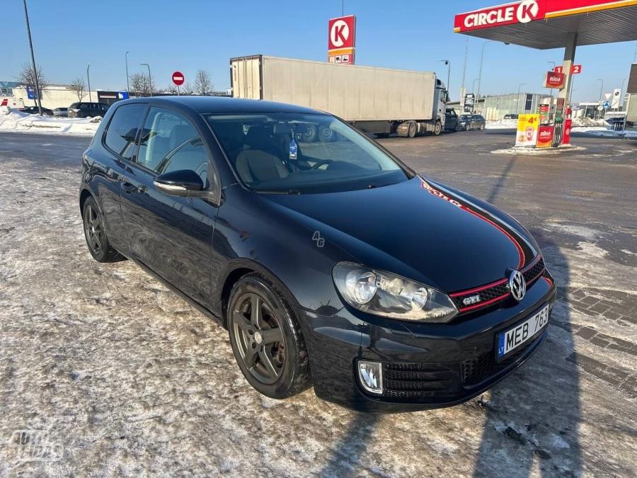 Black Volkswagen Golf 2009 in Kaunas, with an engine capacity of 1.40 L and mileage of 282 thousand km for 5999 €, photo 3 on AUTOMOTO.COM.LV
