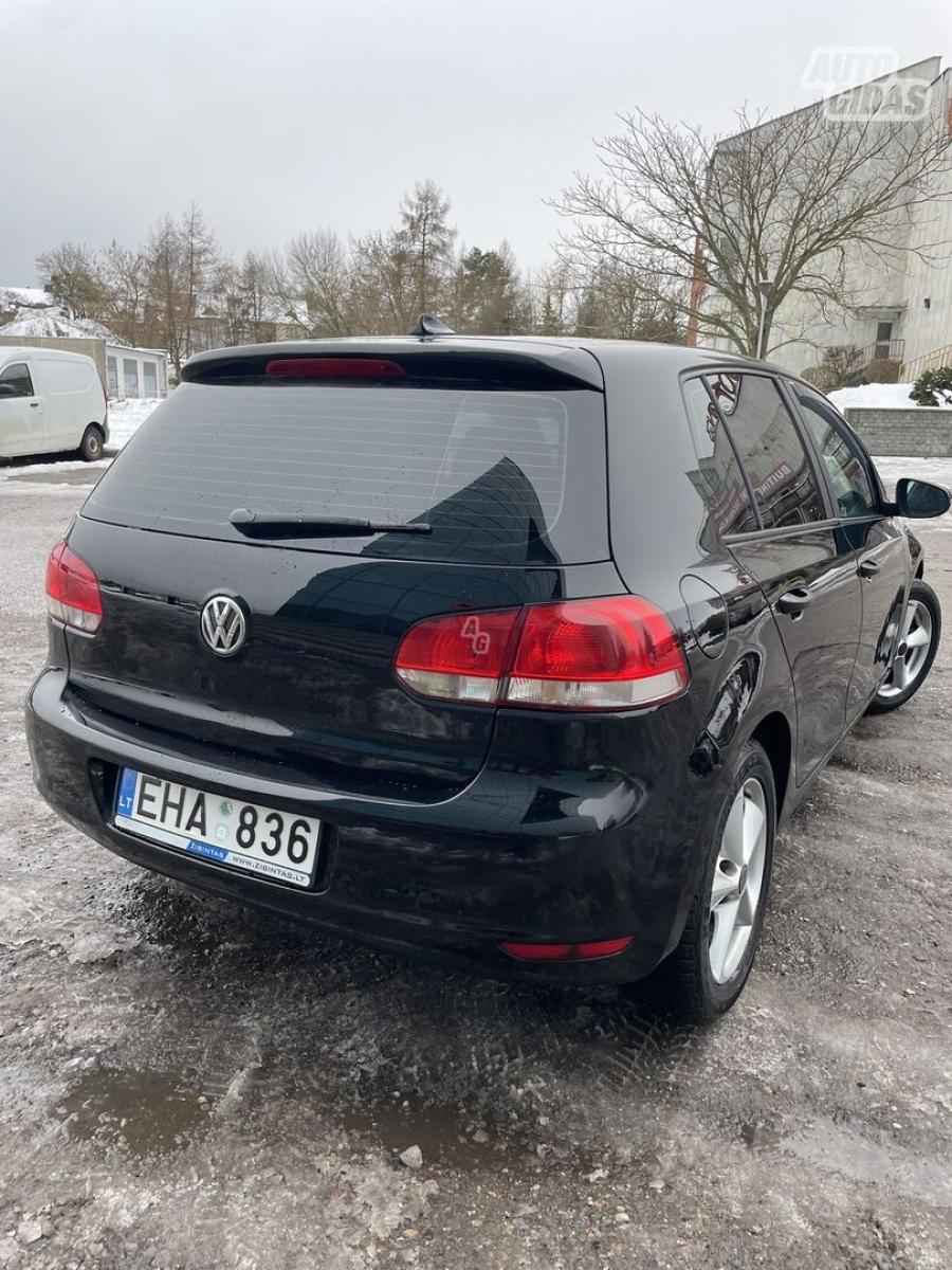 Black Volkswagen Golf 2009 in Alytus, with an engine capacity of 1.40 L and mileage of 200 thousand km for 3100 €, photo 5 on AUTOMOTO.COM.LV