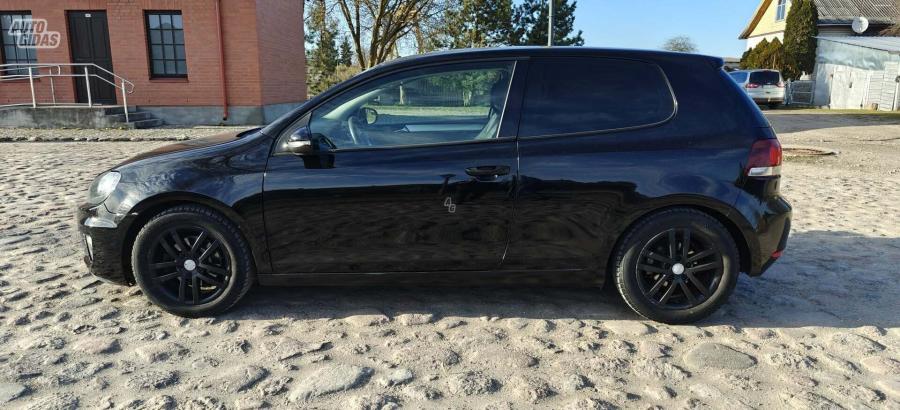 Black Volkswagen Golf 2009 in Panevezys, with an engine capacity of 2.00 L and mileage of 285 thousand km for 3800 €, photo 7 on AUTOMOTO.COM.LV