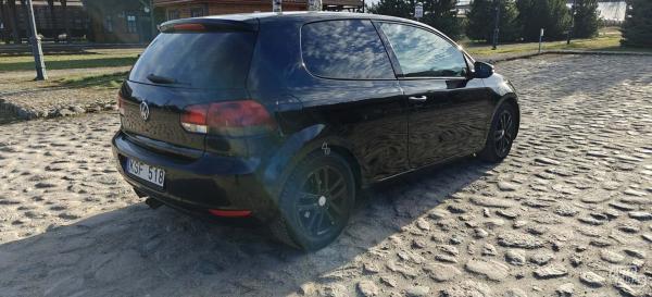 Melns Volkswagen Golf 2009 Panevēža, ar dzinēja tilpumu 2.00 L un nobraukumu 285 tūkst. km par 3800 €, foto 7 vietnē AUTOMOTO.COM.LV